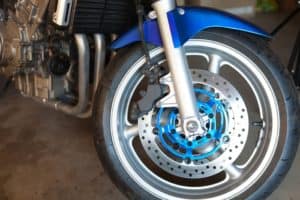 What Causes Motorcycle Death Wobble? Preventing Tank Slappers ...